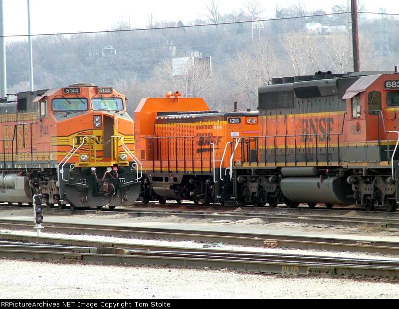 BNSF 1211